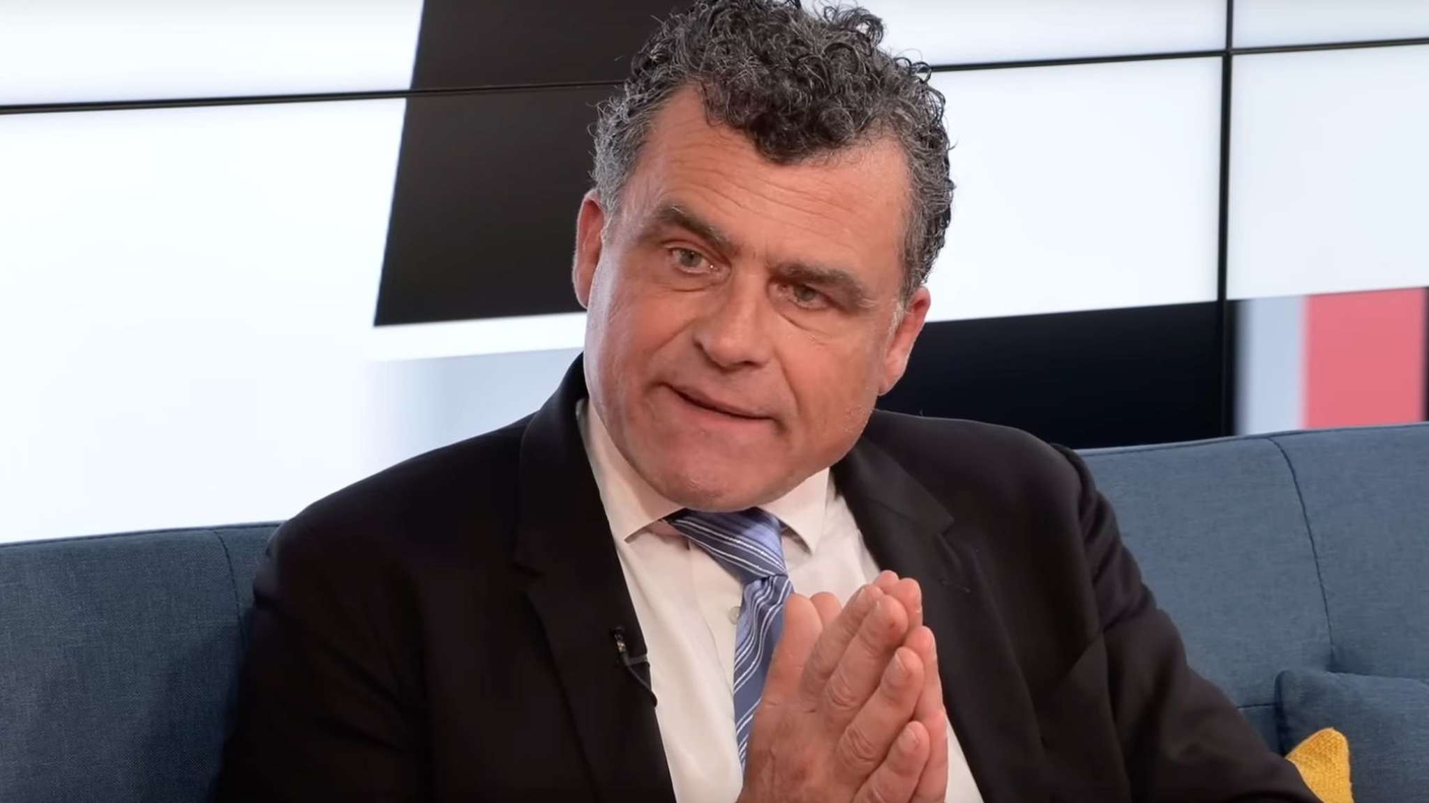 Front Populaire : La revue des souverainistes par Michel Onfray - politique