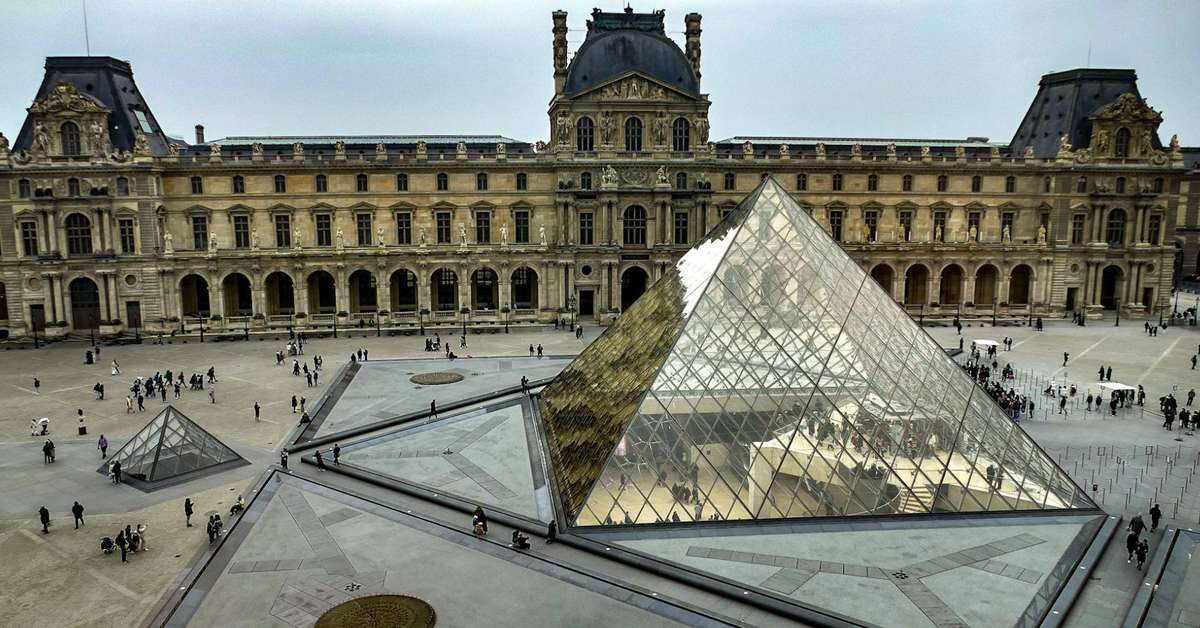 Louvre : un rapport de la Cour des comptes accable la gestion du musée